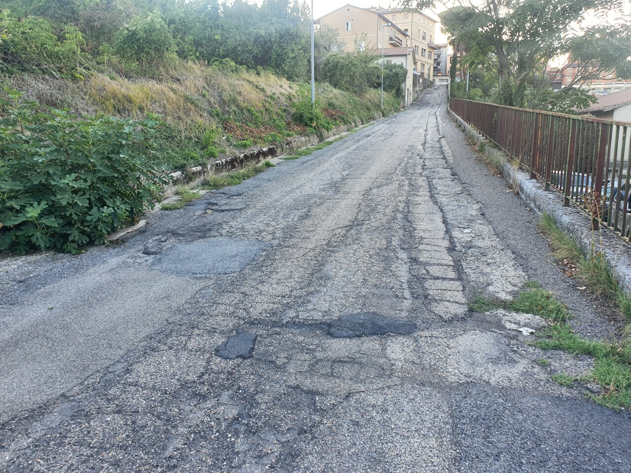 Todi, riasfaltatura per due strade comunali